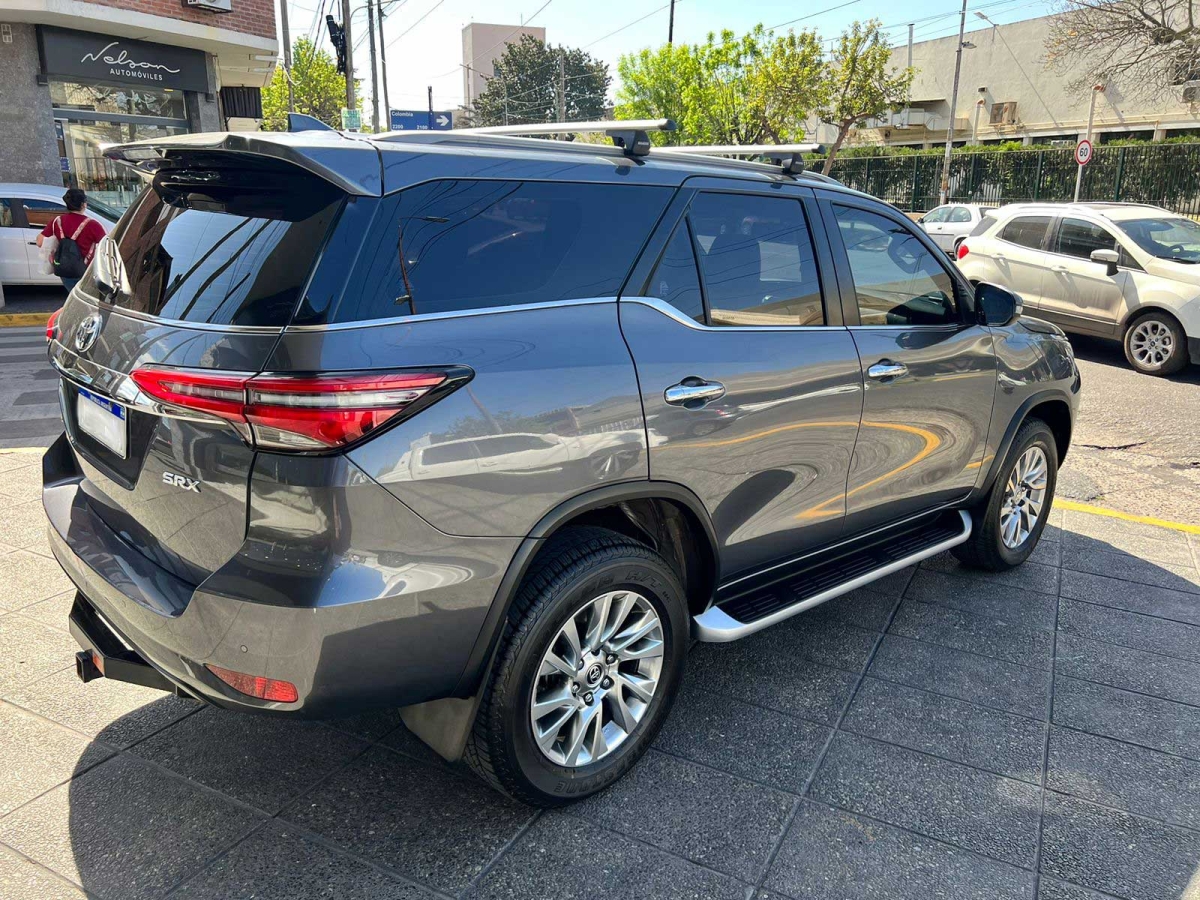Toyota sw4 srx 7 as – Nelson Automoviles